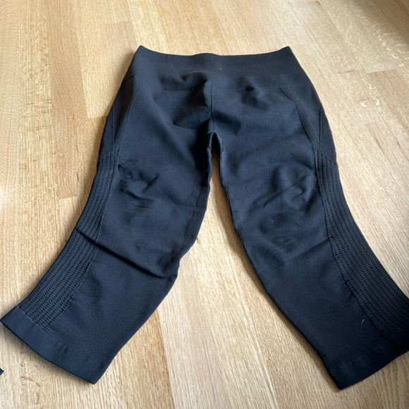lululemon athletica | Pants & Jumpsuits | Authentic Lululemon Cropped ...